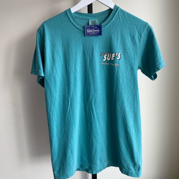 Comfort Colors | Shirts | Slippery Sues Montauk Ny Graphic Tshirt ...